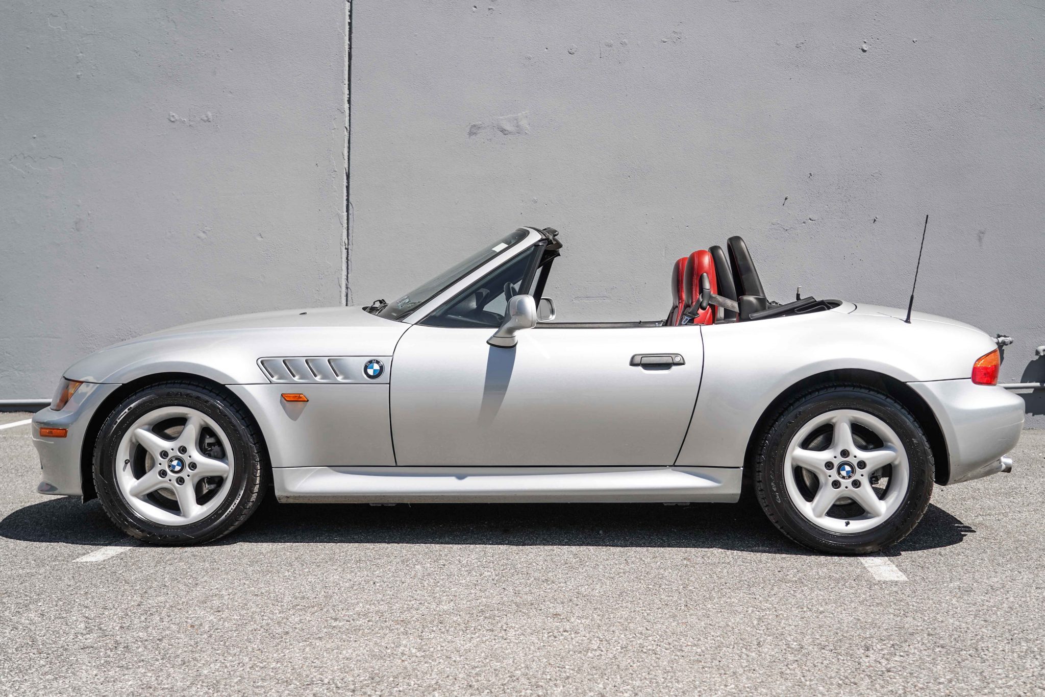 1999 BMW Z3 2.8 5-Speed – Exclusive Autoplex